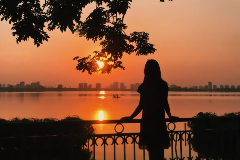 Hoàng hôn là gì? Các yếu tố ảnh hưởng đến màu sắc hoàng hôn